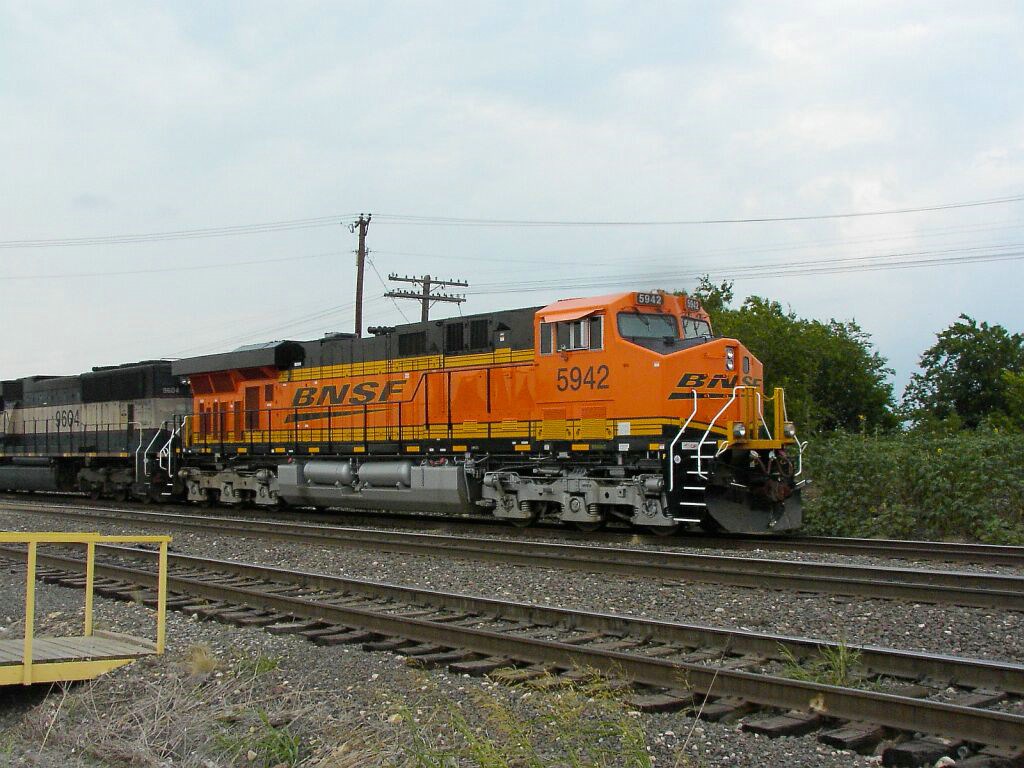 BNSF 5942